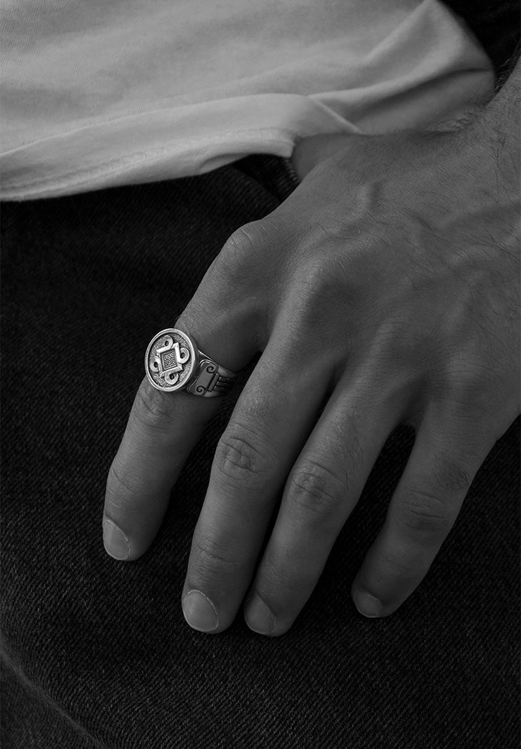 Ionic Signet Ring – Obsidian Jewelry