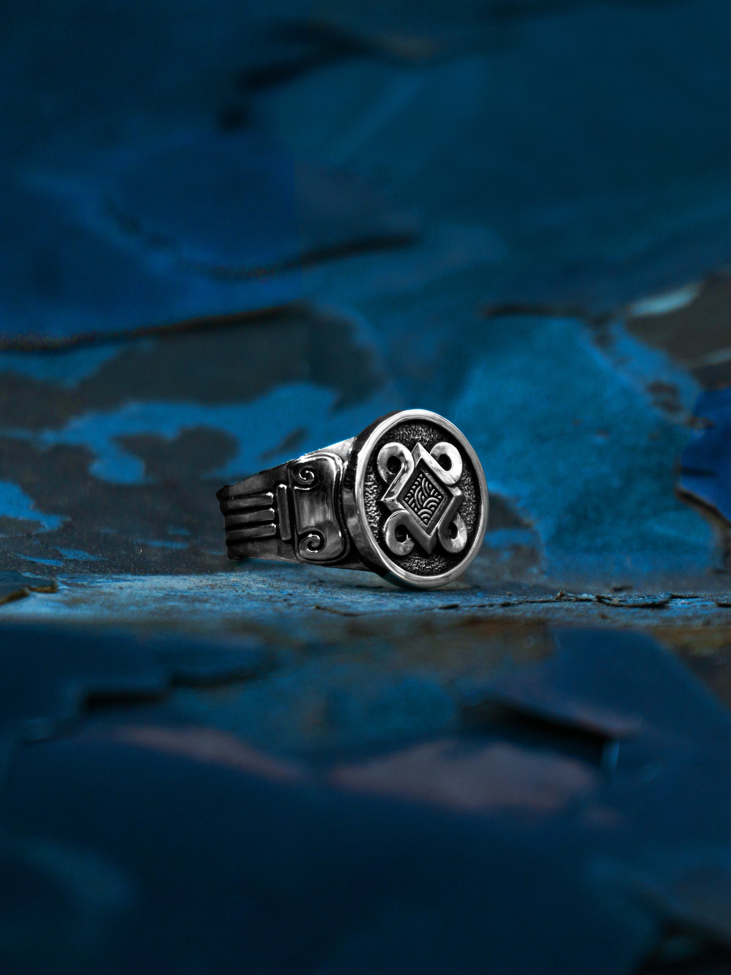 Ionic Signet Ring – Obsidian Jewelry